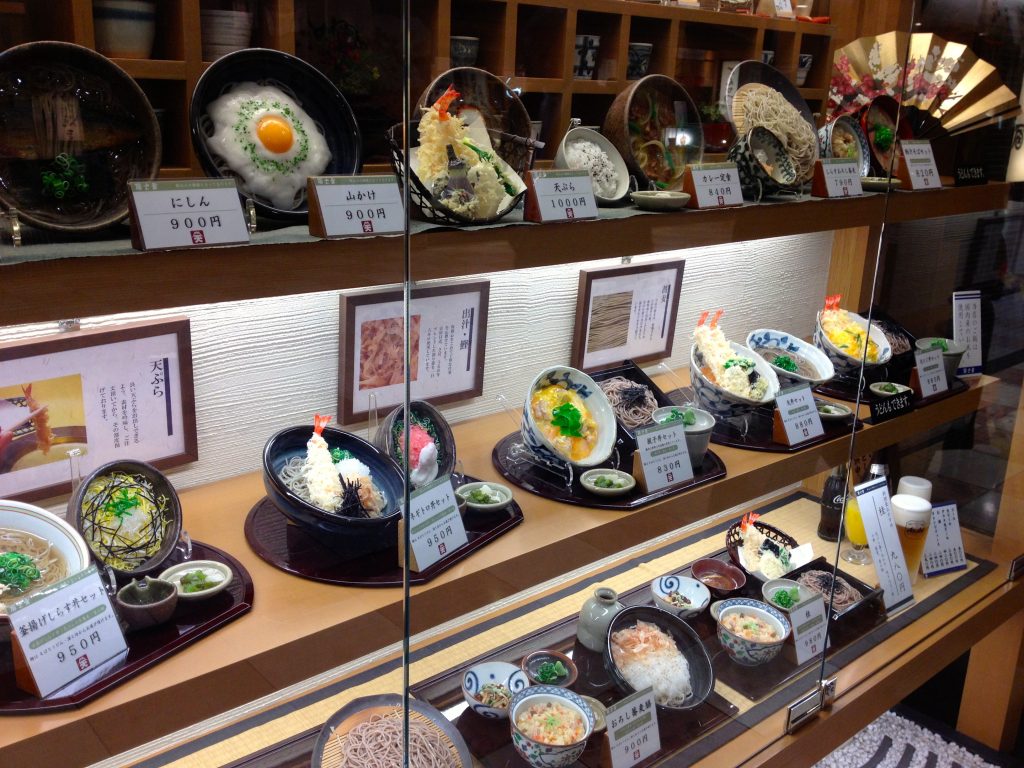 10 Ways to Save Money While Dining Out in Japan - Samurai Tours